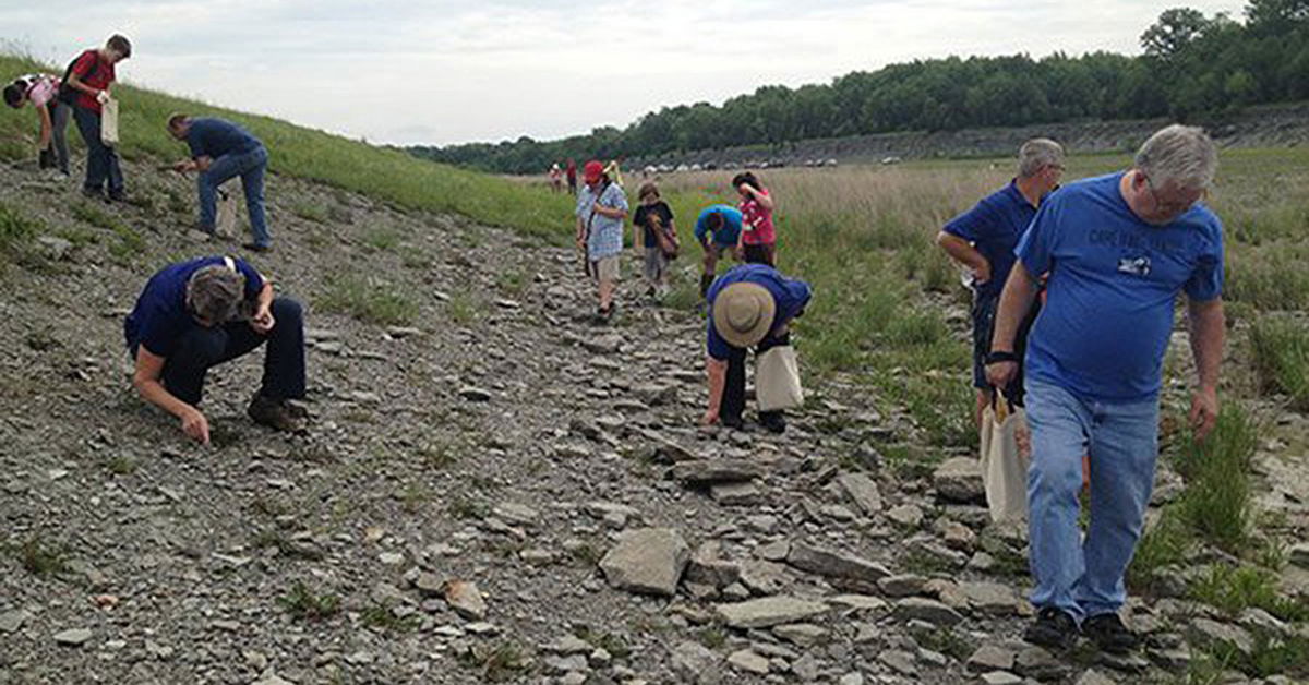 Join Dr. Andrew Snelling on a Fossil Hunt | Answers in Genesis